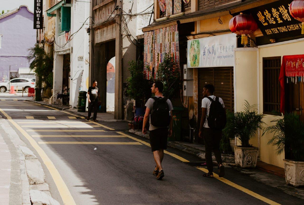 8 Ways A Local Travel Expert Can Enrich Your Trip - Buddyz